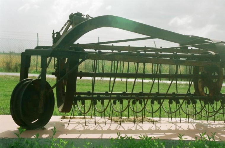 PikiWiki_Israel_13870_Ancient_Hay_Rake | אורבנולוגיה